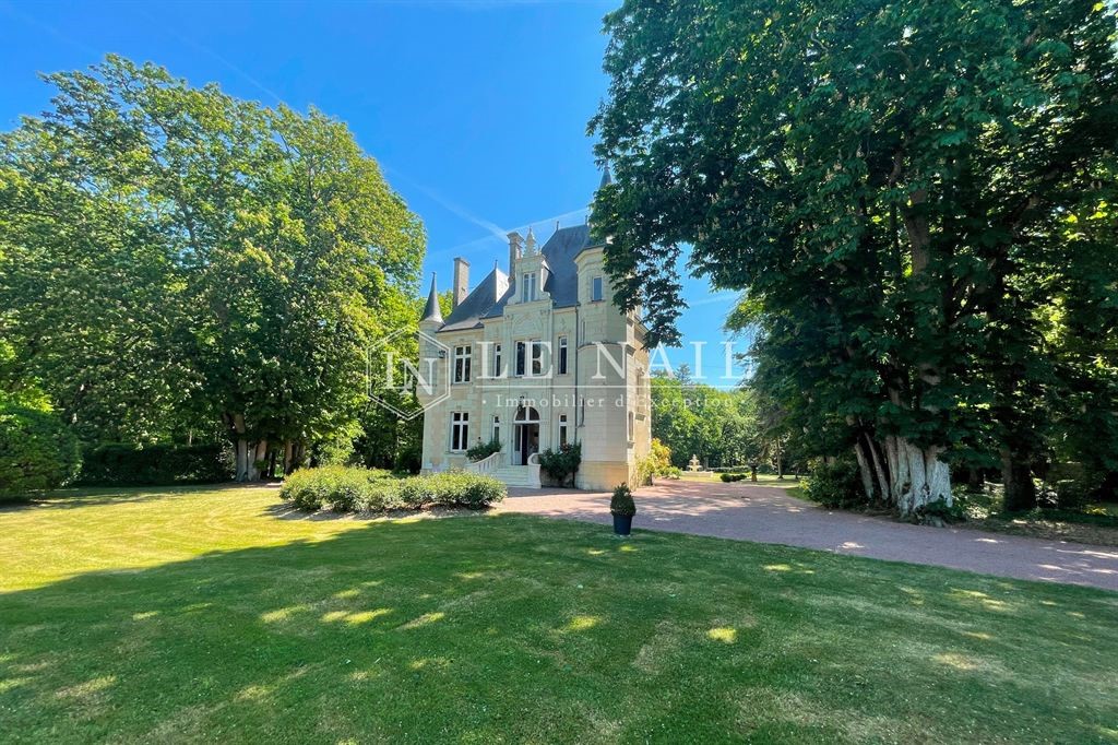 Châteaux à vendre à Loudun - Lux Residence