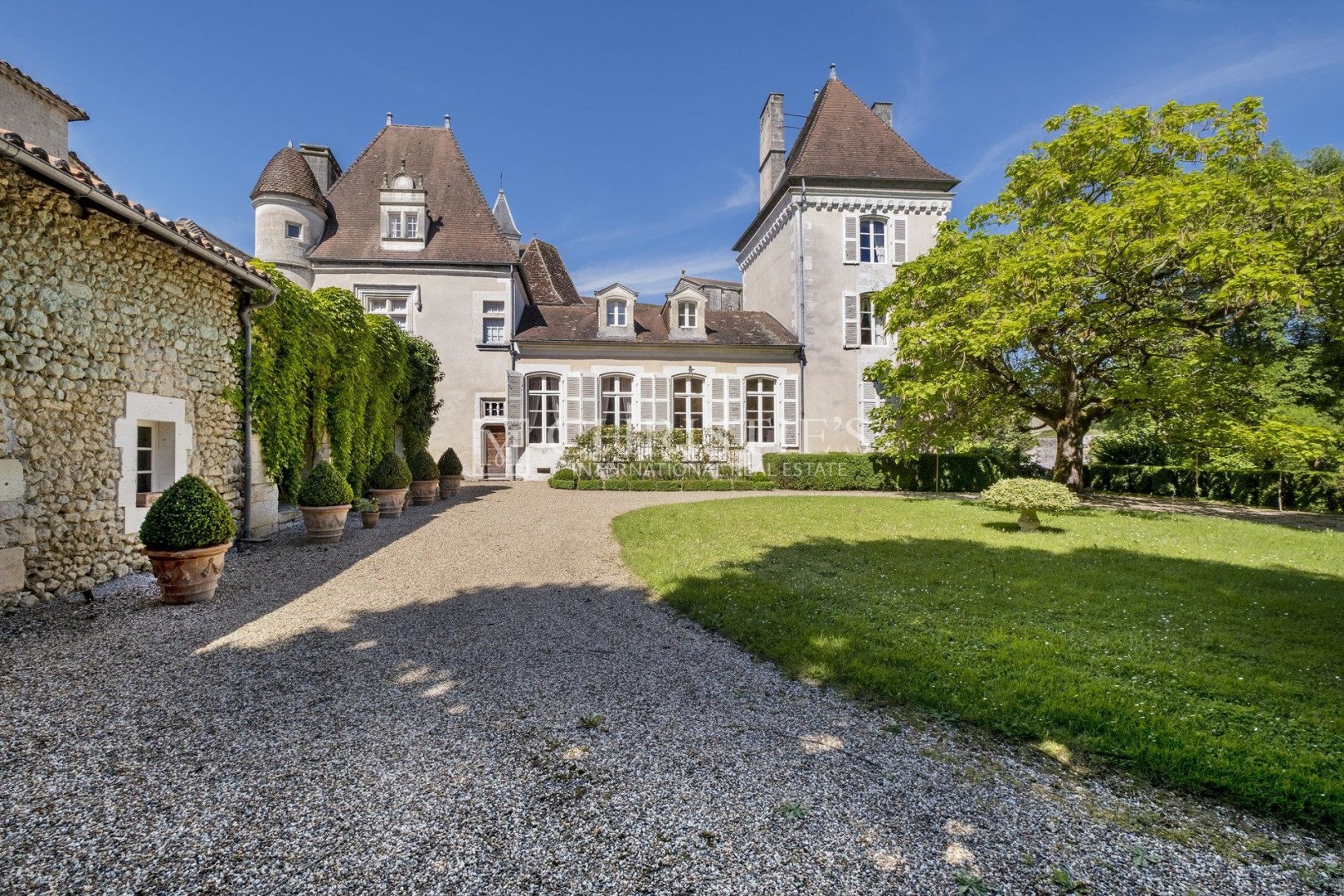 Châteaux à vendre en France - Lux Residence
