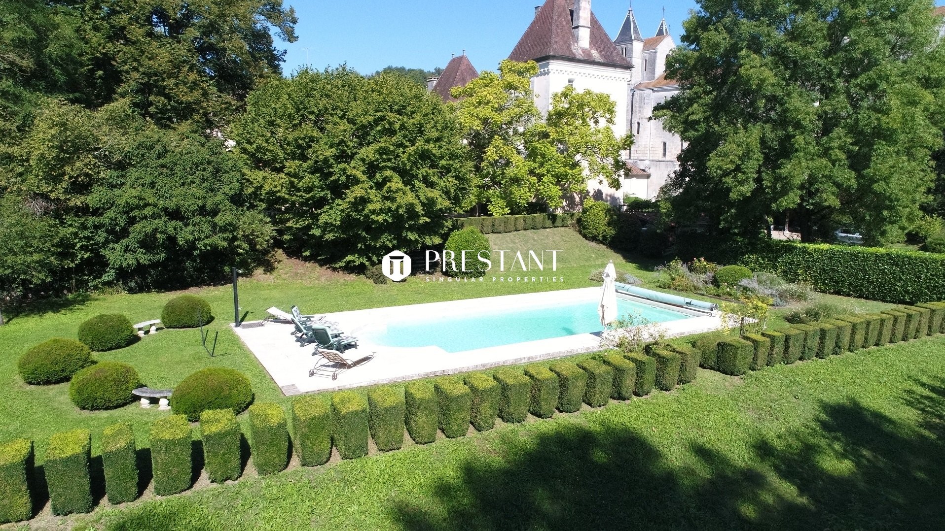 Châteaux à vendre en Dordogne - Lux Residence