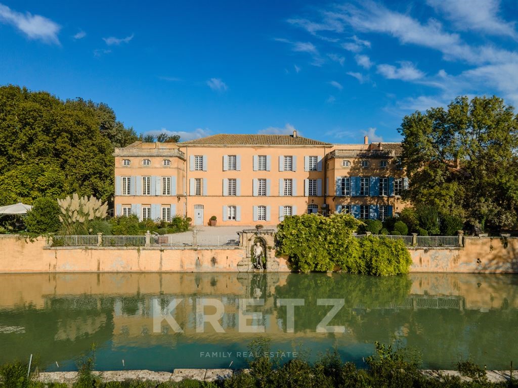 Castles for sale in Provence - Lux Residence