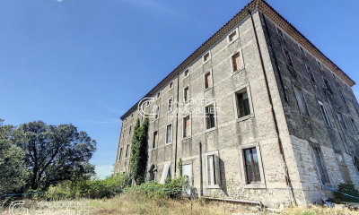 Castles for sale in Montpellier - Belles Demeures