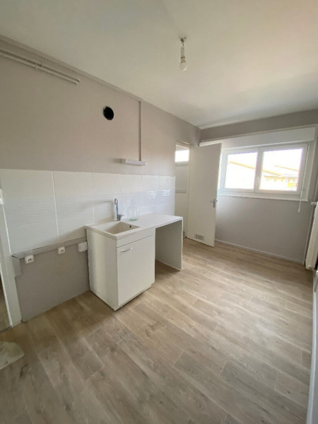 Location Appartement 4 pièces Sathonay-Camp - Appartement F4/T4/4 pièces 65 m² 830€/mois - SeLoger