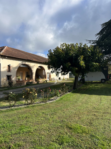 Vente maison et villa de luxe 7 pièces Castelsarrasin - maison et villa ...