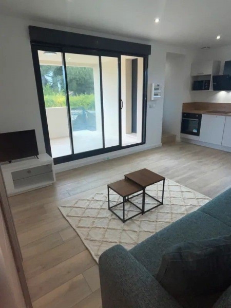 Location Studio Aix-en-Provence - Appartement Studio F1/T1/1 pièce 27 m² 700€/mois - SeLoger