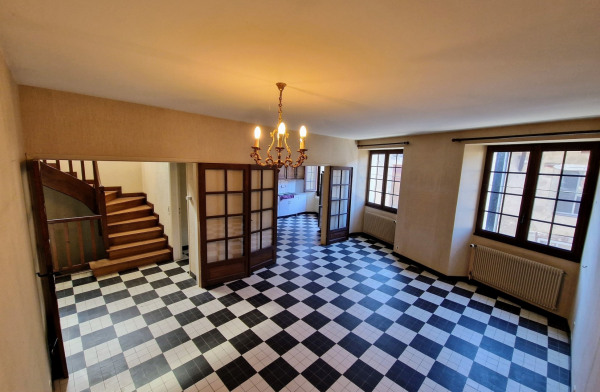 Vente maison 9 pièces Courpière - maison F9/T9/9 pièces 165 m² 96000€ - SeLoger