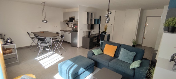 Location Studio Aix-en-Provence - Appartement F1/T1/1 pièce 41 m² 880€/mois - SeLoger