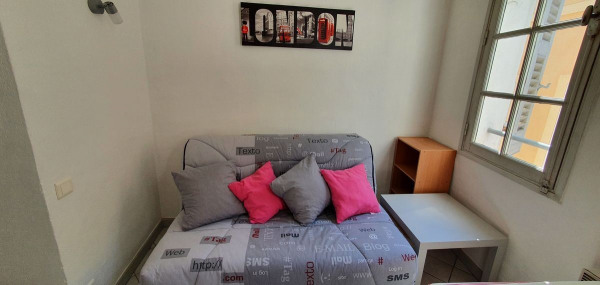 Location Studio Aix-en-Provence - Appartement F1/T1/1 pièce 15 m² 505€/mois - SeLoger