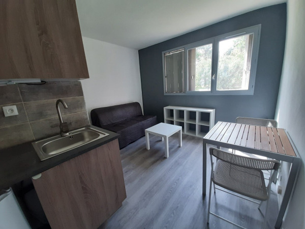 Location Studio Aix-en-Provence - Appartement F1/T1/1 pièce 15,23 m² 450€/mois - SeLoger
