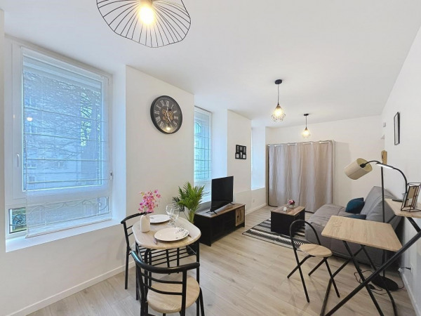 Location Studio Nancy - Appartement F1/T1/1 pièce 25,79 m² 500€/mois - SeLoger
