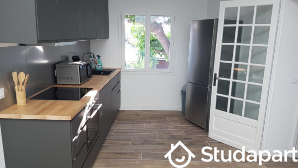 Location Studio Pessac - Appartement Chambre de service F1/T1/1 pièce ...