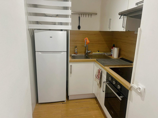 Location Studio Aix-en-Provence - Appartement F1/T1/1 pièce 38 m² 850€/mois - SeLoger